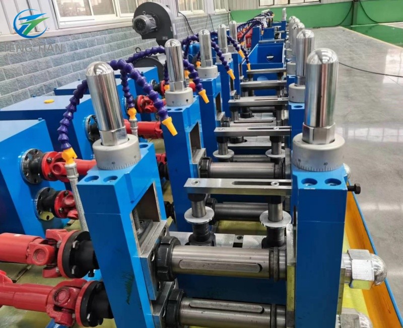 Automatic Cold Cut Pipe Mill Machine 300KW HF Welder